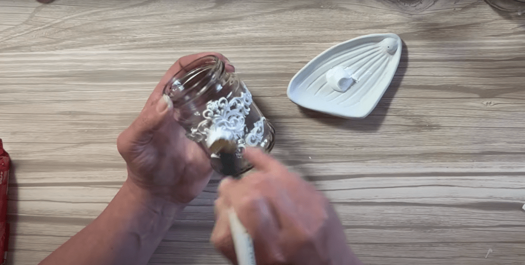 Come usare l'argilla essiccata all'aria con gli stampi in silicone e il ...